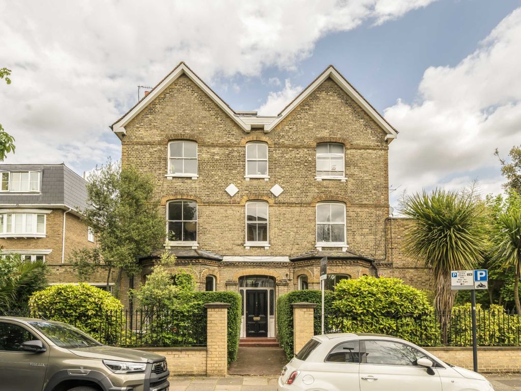 2 bed flat to rent in Burlington Road, London W4, £2,600 pcm - Zoopla