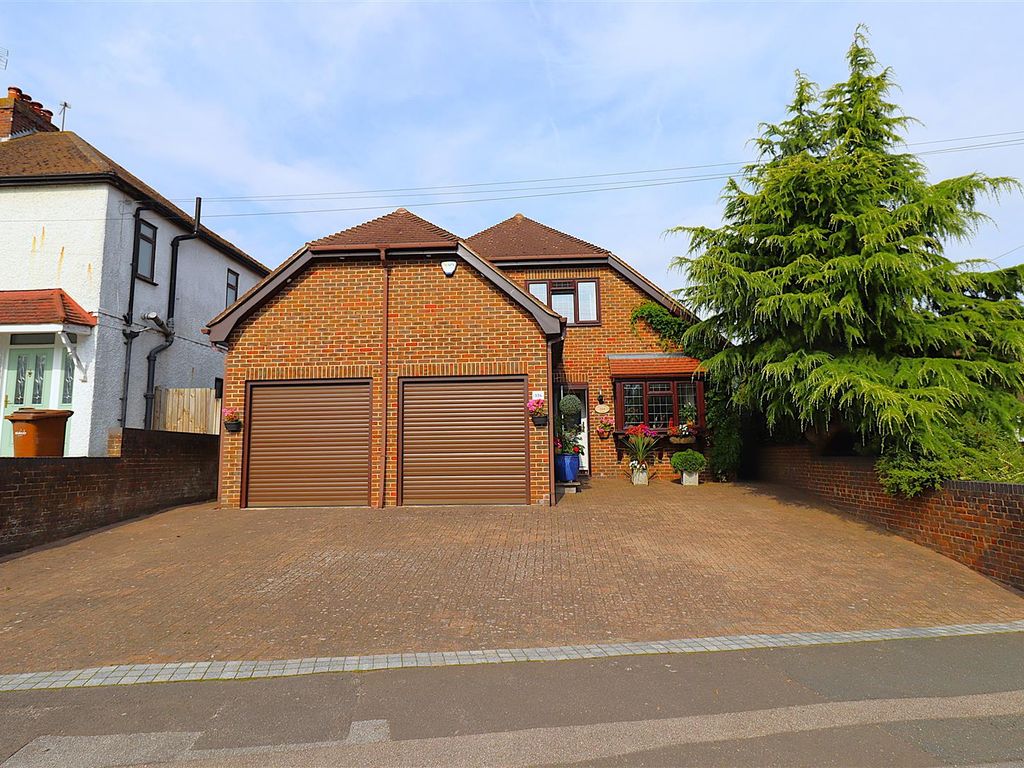 5 bed detached house for sale in Maidstone Road, Rainham, Gillingham ...