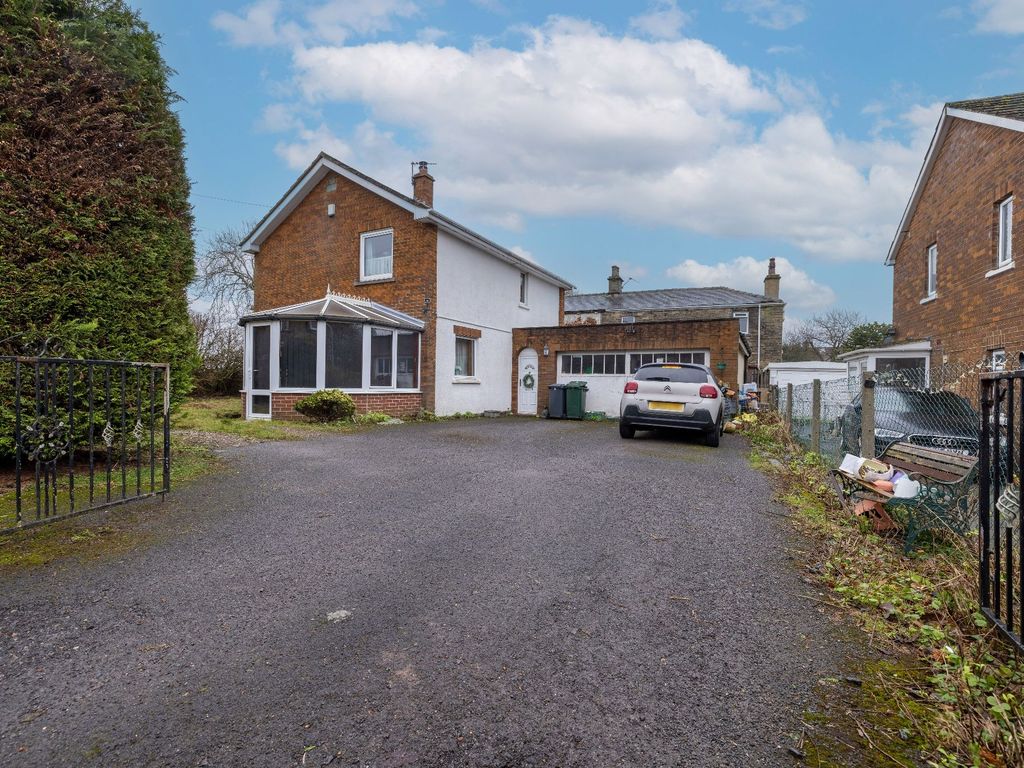 3 Bed Detached House For Sale In Worthing Head Close Wyke Bradford
