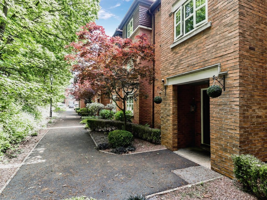 2 bed flat for sale in Horsley Road, Streetly, Sutton Coldfield B74, £ ...