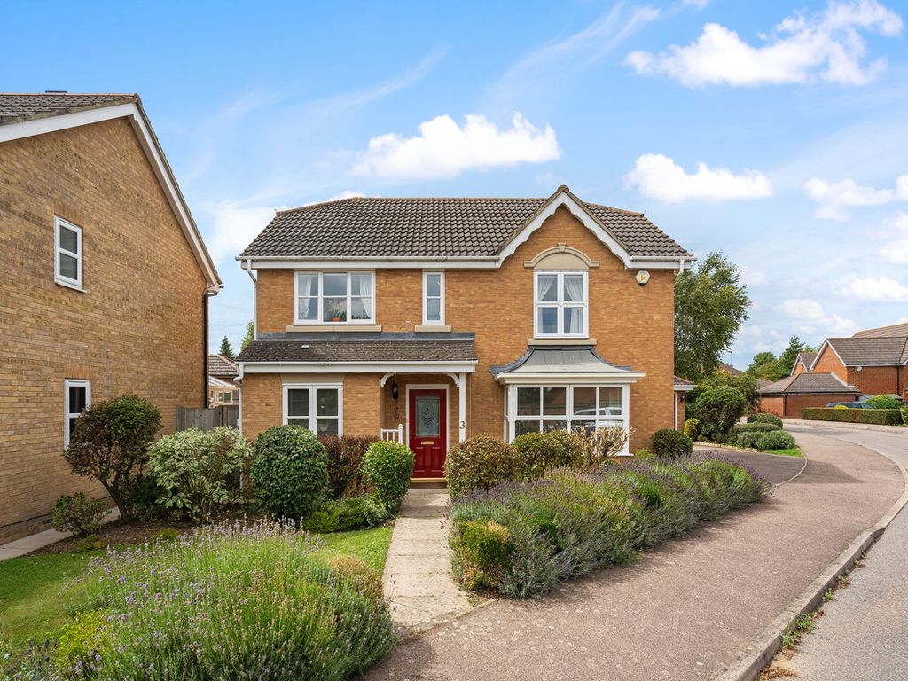4 Bed Detached House For Sale In Hawkenbury Rise Rochester Me2 £