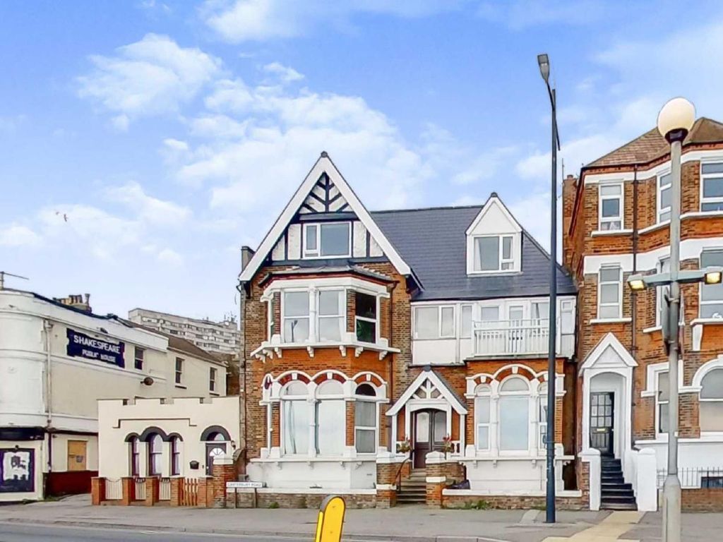 2 bed flat for sale in Canterbury Road, Margate, Kent CT9 - Zoopla