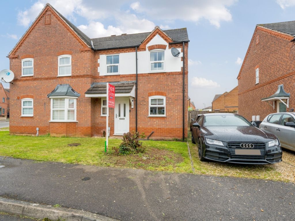 3 bed semi-detached house for sale in Curlew Way, Sleaford ...