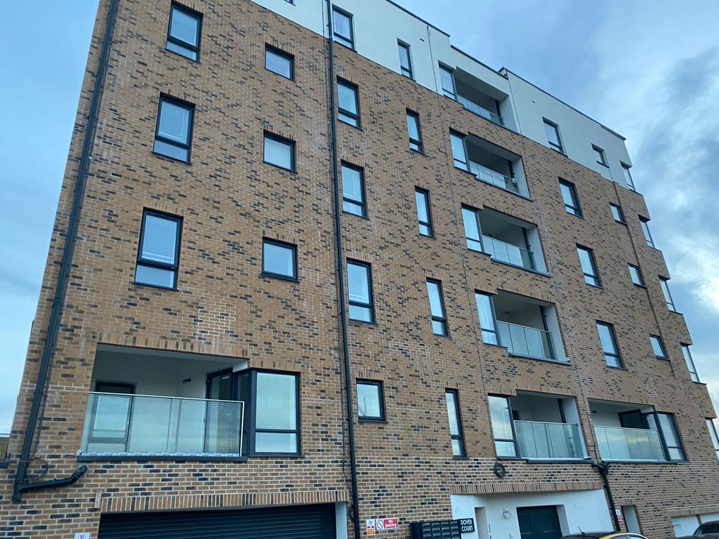 1 bed flat to rent in Dominion Road, Southall UB2, £1,600 pcm - Zoopla