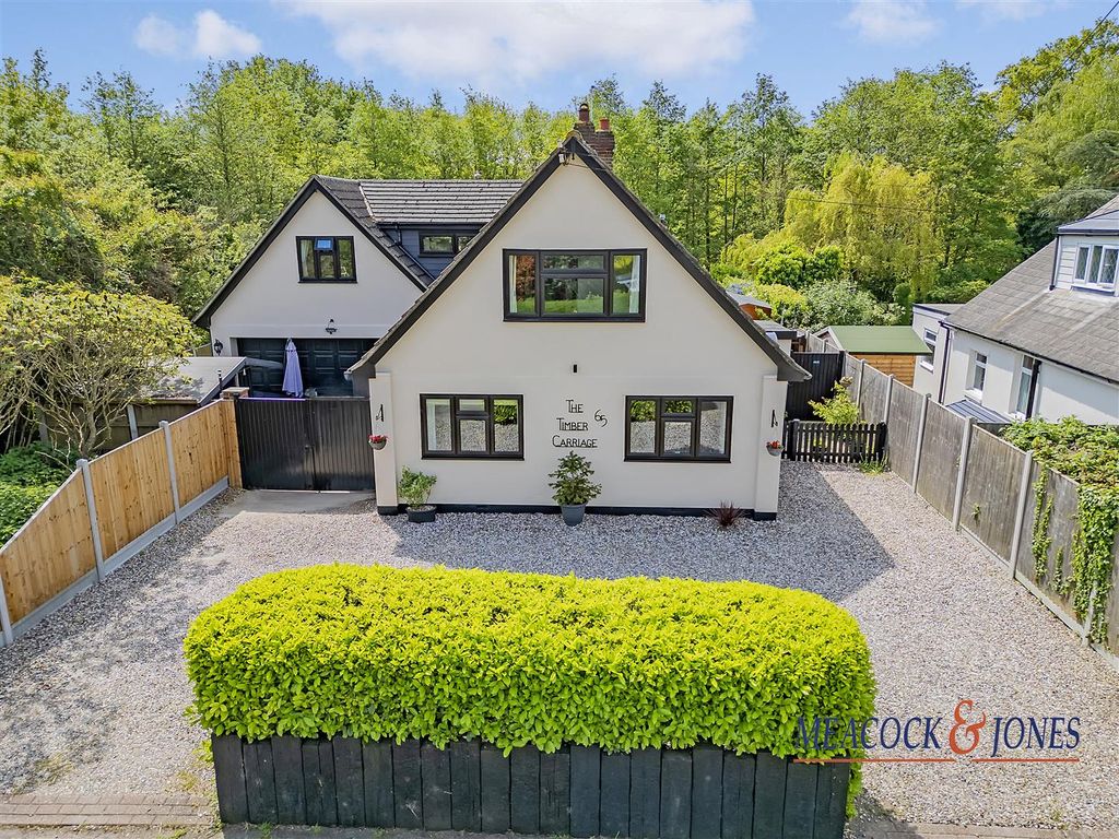 4 Bed Detached House For Sale In Billericay Road Herongate Brentwood