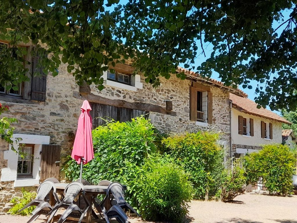 11 bed country house for sale in Saint-Saud-Lacoussière, Dordogne ...