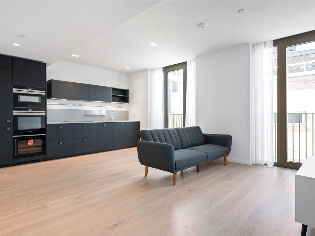 1 bed flat to rent in Bartholomew Close, London EC1A, £3,000 pcm - Zoopla