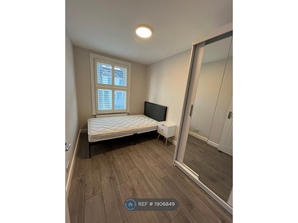 Room to rent in Elswick Road, Lewisham SE13, £750 pcm - Zoopla