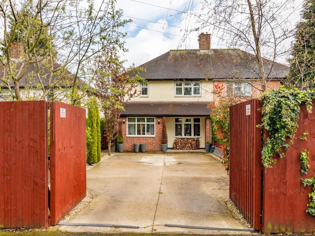 3 Bed Semi Detached House For Sale In Gardendale Avenue Clifton