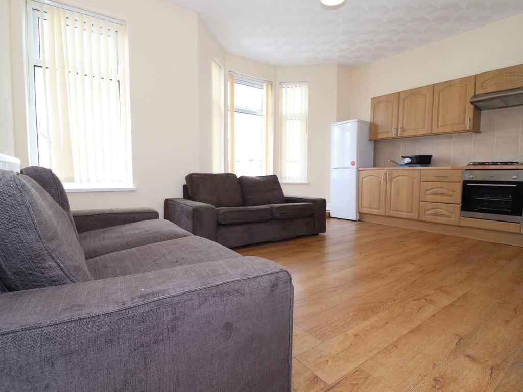 4 bed flat to rent in Albany Road, Roath, Cardiff CF24 - Zoopla
