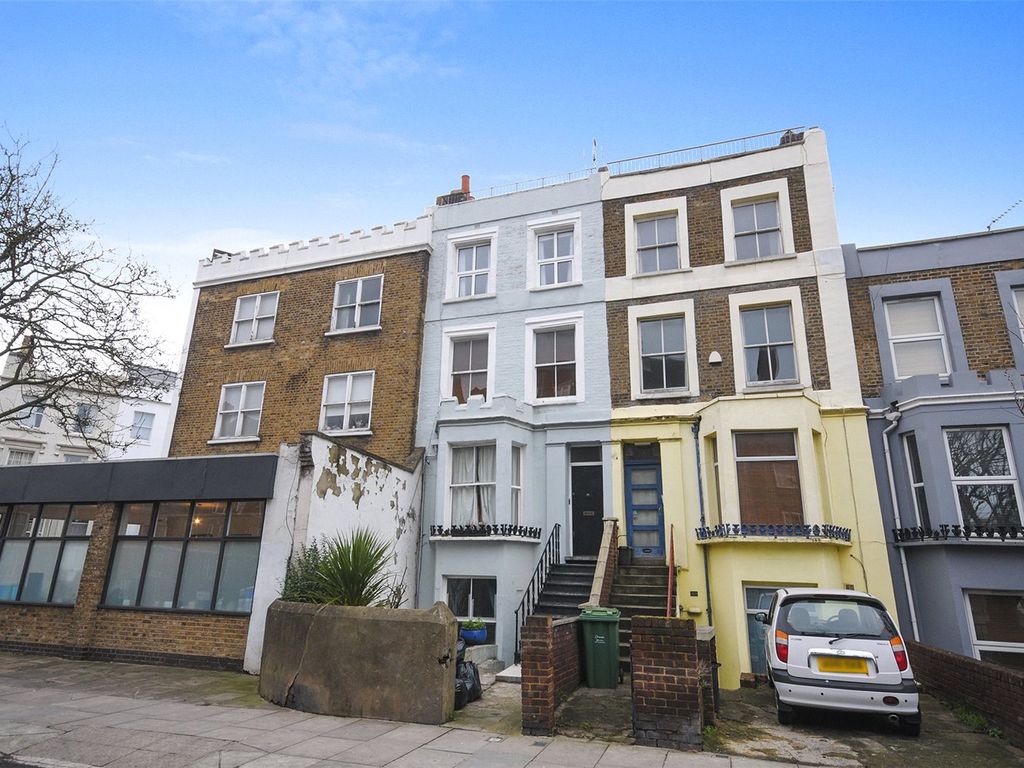 1 bed flat to rent in Leighton Road, Kentish Town, London NW5, £1,950 ...