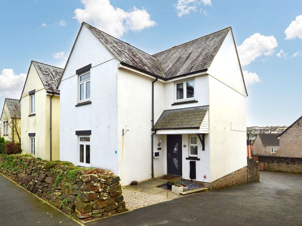 4 Bed Detached House For Sale In Grassmere Way Pillmere Saltash