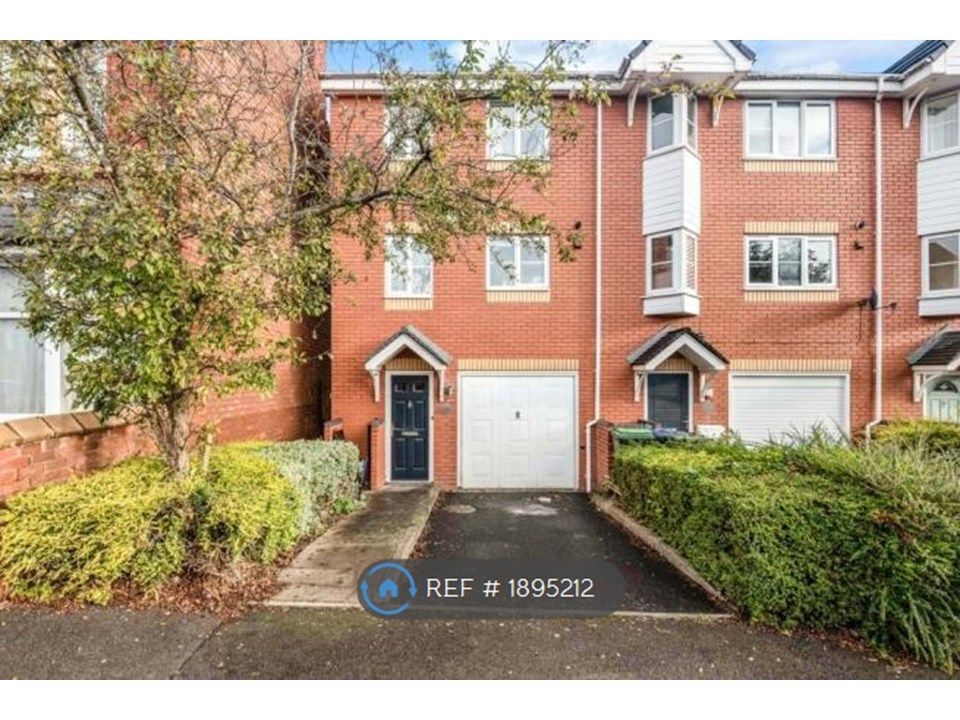 4 bed terraced house to rent in Anderson Road, Edgbaston B66, £1,399 ...