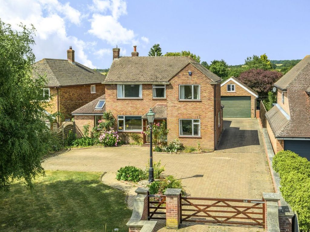 4 Bed Detached House For Sale In Box End Road Kempston Bedford Mk43