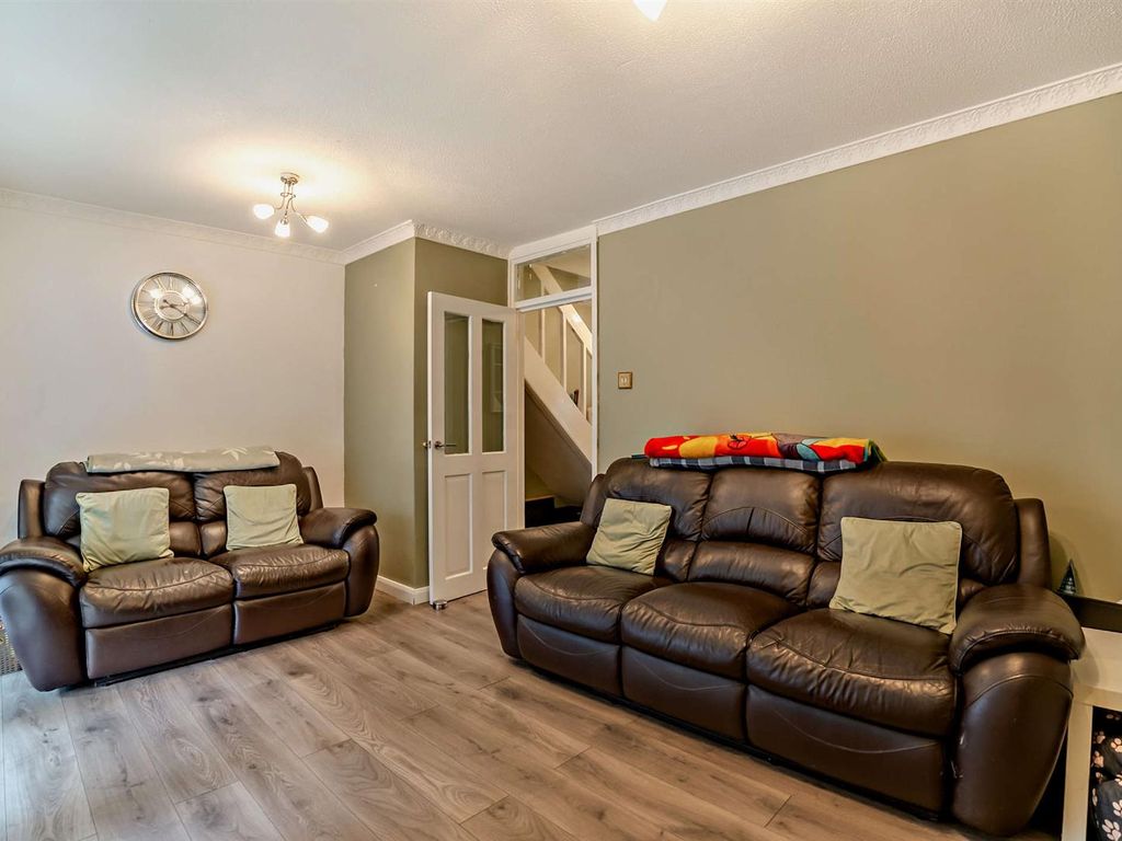 2 bed maisonette for sale in Pigott Street, London E14, £375,000 - Zoopla