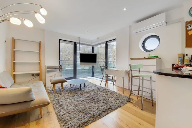 2 bed flat to rent in 43-45 E Smithfield, London, Tower Hill E1W - Zoopla