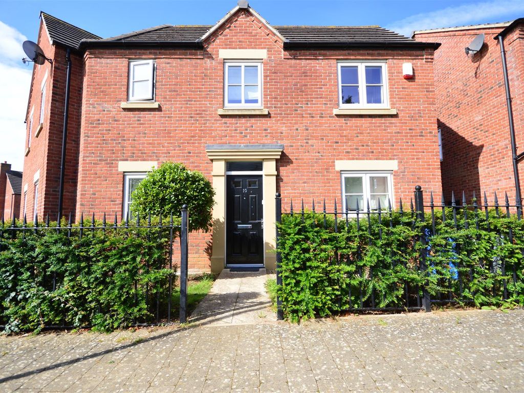 3 bed property to rent in Terry Smith Avenue, Rothwell, Kettering NN14 ...