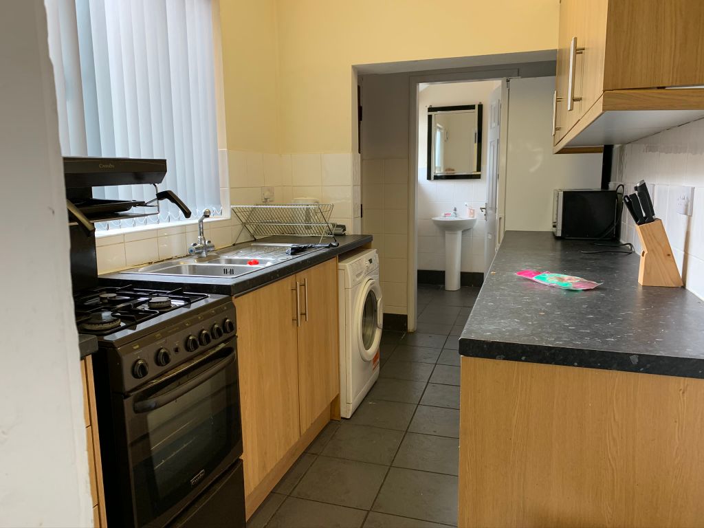 4 bed terraced house to rent in Gulson Road, Coventry CV1 - Zoopla