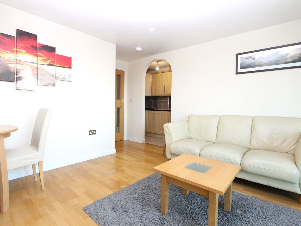 2 bed flat for sale in Comer House, Station Road, London EN5 - Zoopla