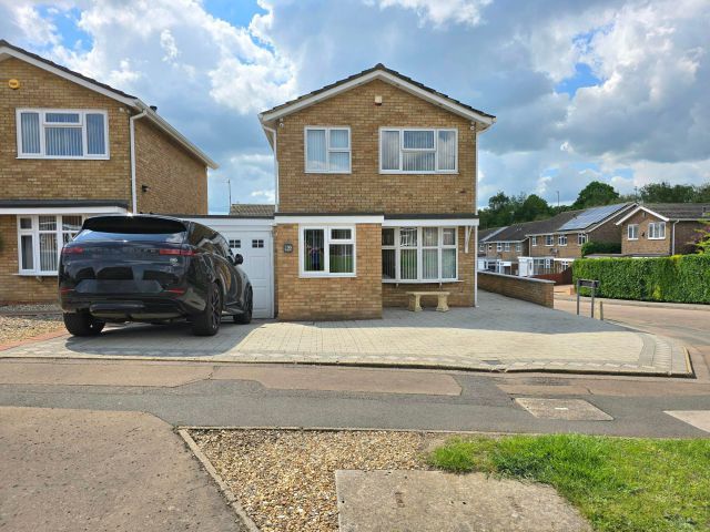 3 Bed Detached House For Sale In Obelisk Rise Kingsthorpe Northampton