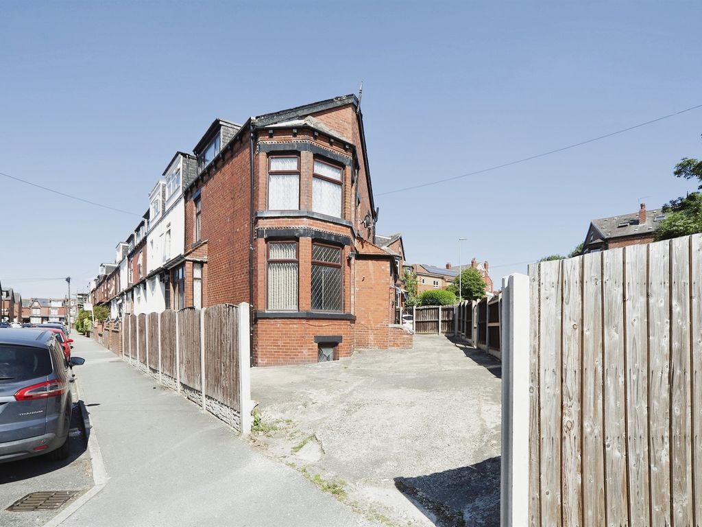 5 bed end terrace house for sale in Shepherds Lane, Leeds LS8 - Zoopla