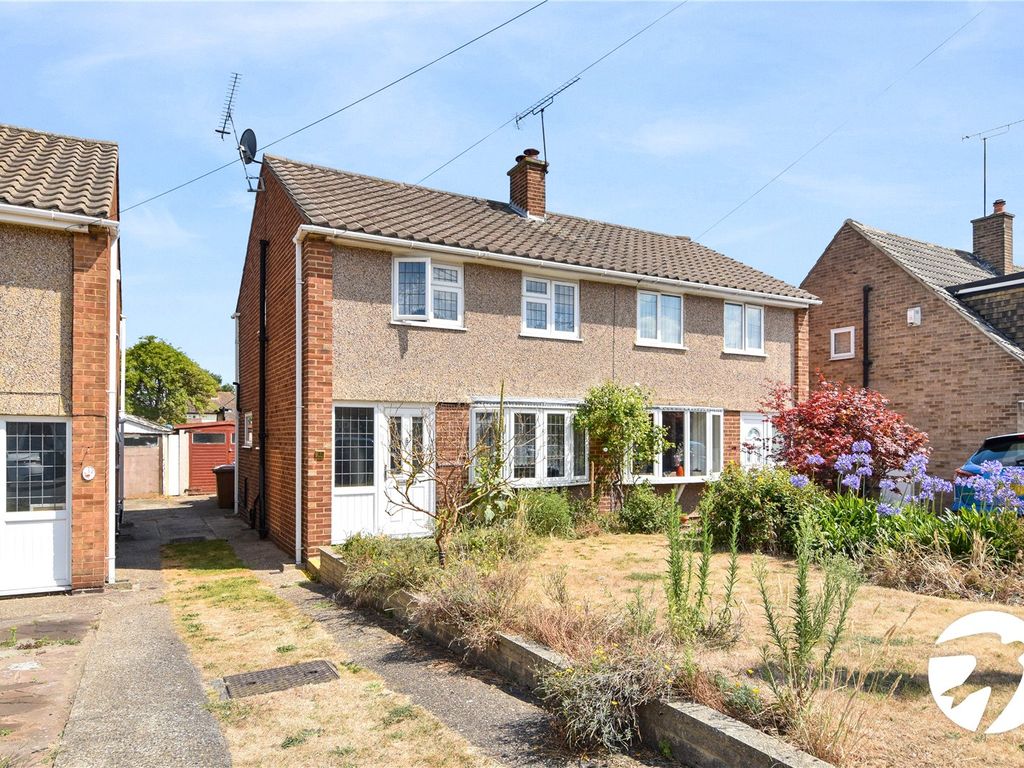 3 Bed Semi Detached House For Sale In Beult Road Crayford Kent Da1
