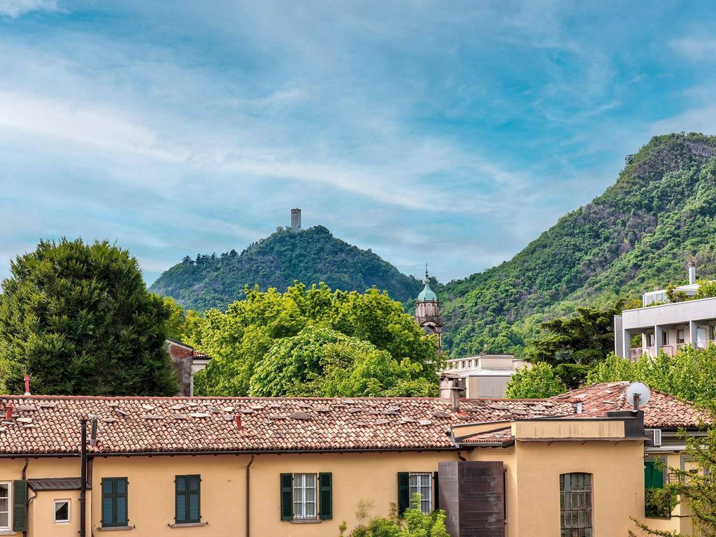 3 bed penthouse for sale in Via Cinque Giornate, Como, Lombardia, £ ...
