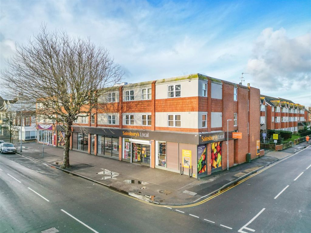 1 bed flat for sale in Seaside, Eastbourne BN22, £140,000 - Zoopla