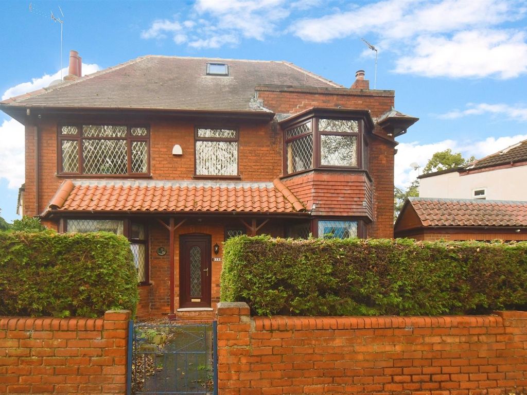 4 bed detached house for sale in Marfleet Lane, Hull HU9, £200,000 - Zoopla