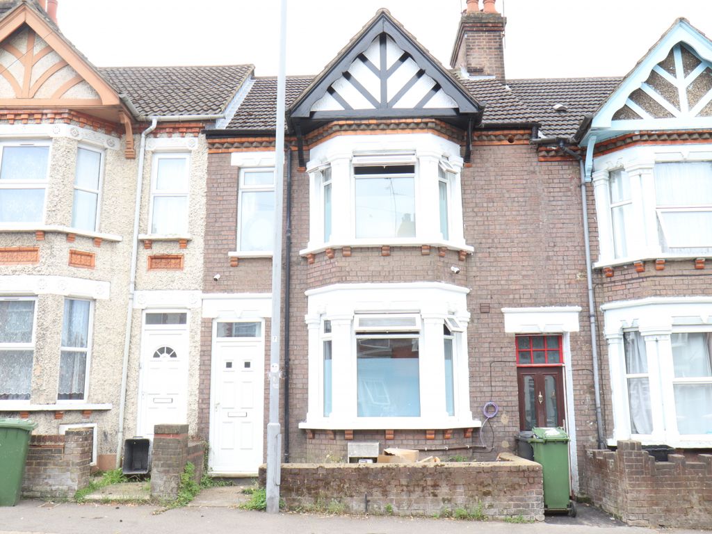 Studio to rent in Hightown Road, Luton LU2, £675 pcm - Zoopla