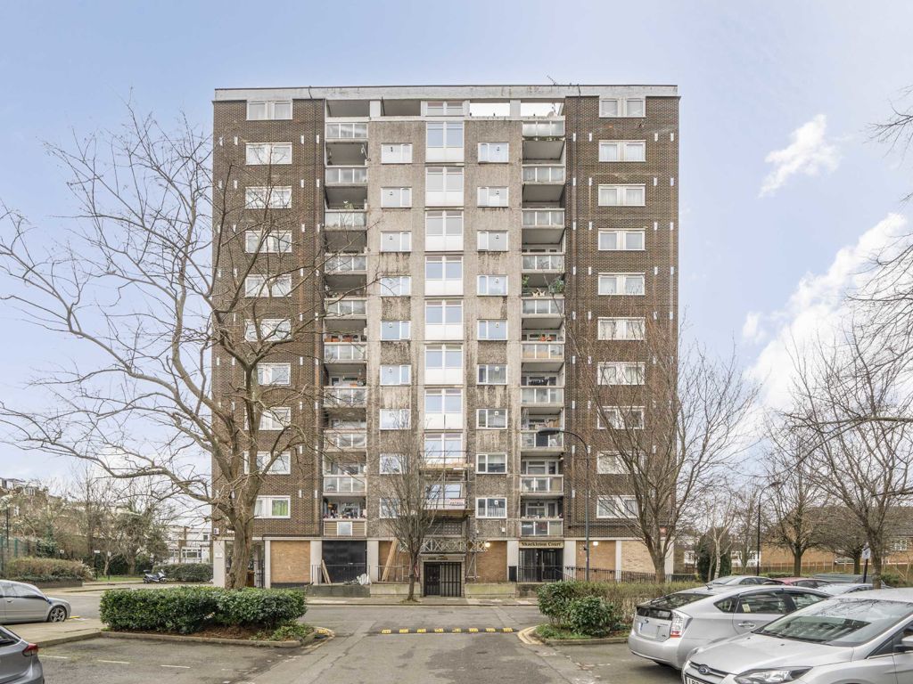 2 bed flat to rent in Scotts Road, London W12, £1,950 pcm - Zoopla
