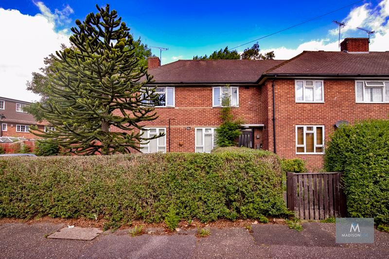 1 bed flat for sale in Homecroft Gardens, Loughton IG10 - Zoopla