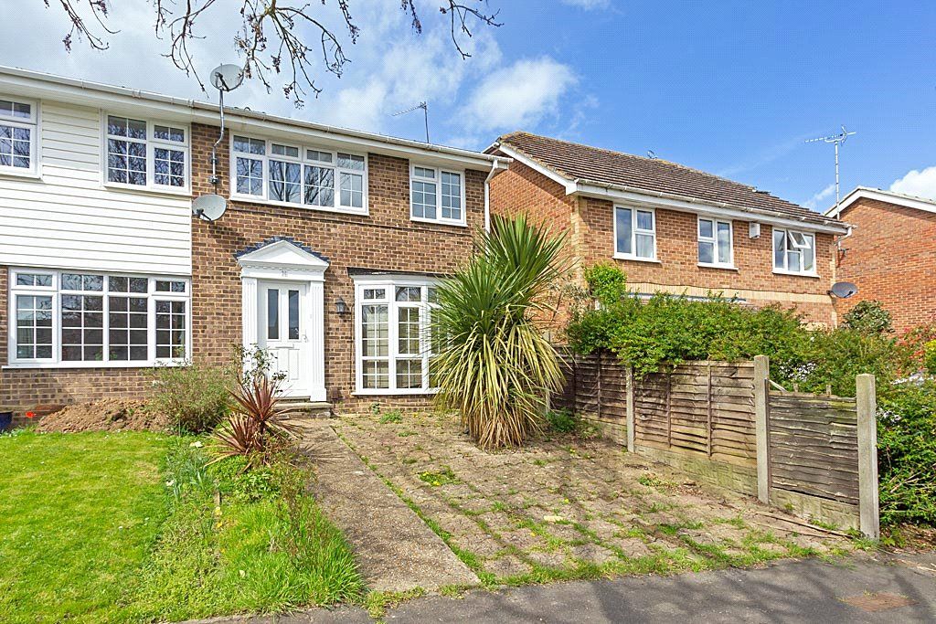 3 Bed End Terrace House To Rent In Regency Court Sittingbourne Kent