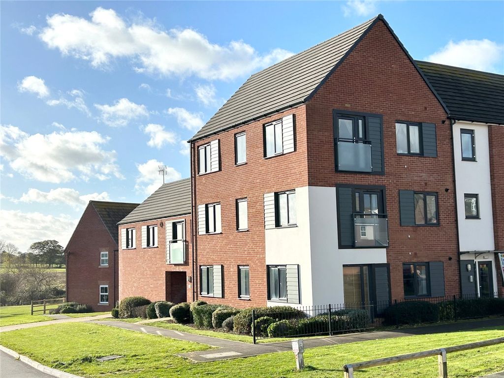 2 Bed Flat For Sale In Cicero Crescent Fairfields Milton Keynes