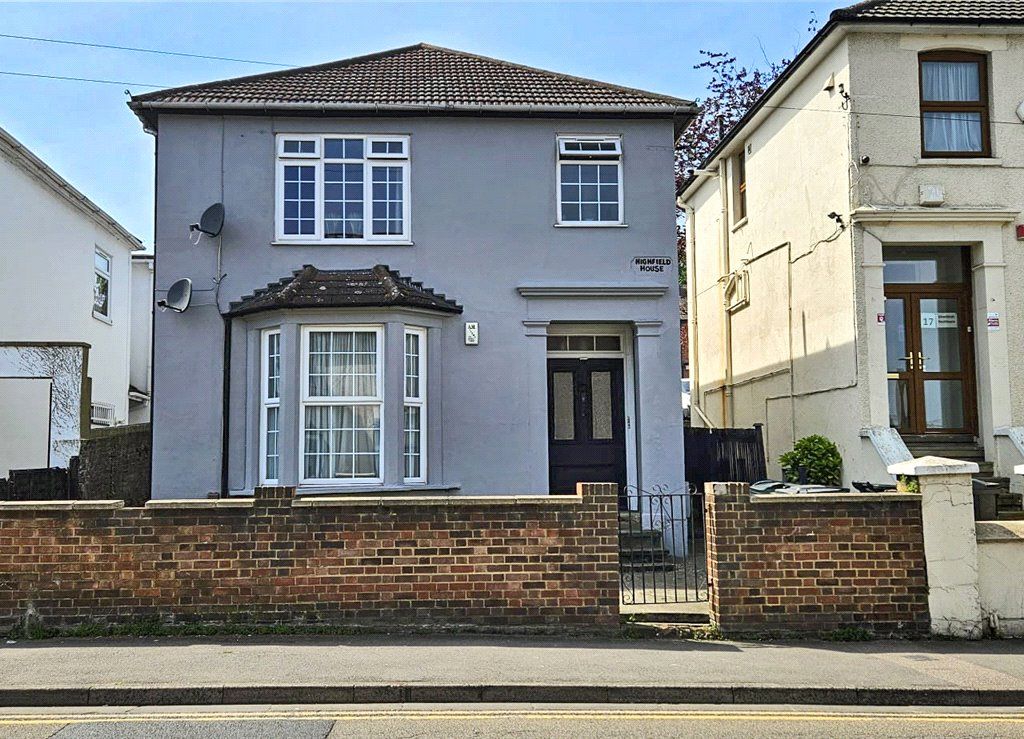 2 bed detached house to rent in Highfield Road, Dartford, Kent DA1, £1,600 pcm - Zoopla