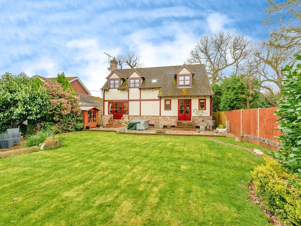 4 Bed Detached House For Sale In Rusper Road Ifield Crawley Rh11 £