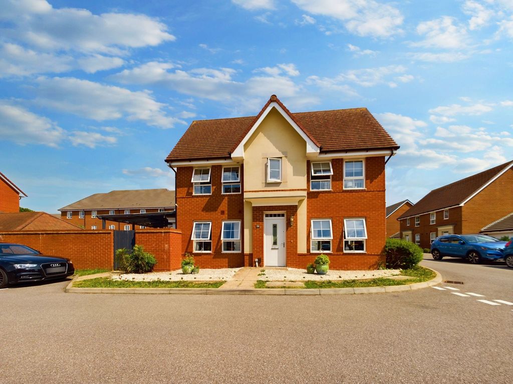 3 bed detached house for sale in Bedivere Road, Crawley RH11 - Zoopla
