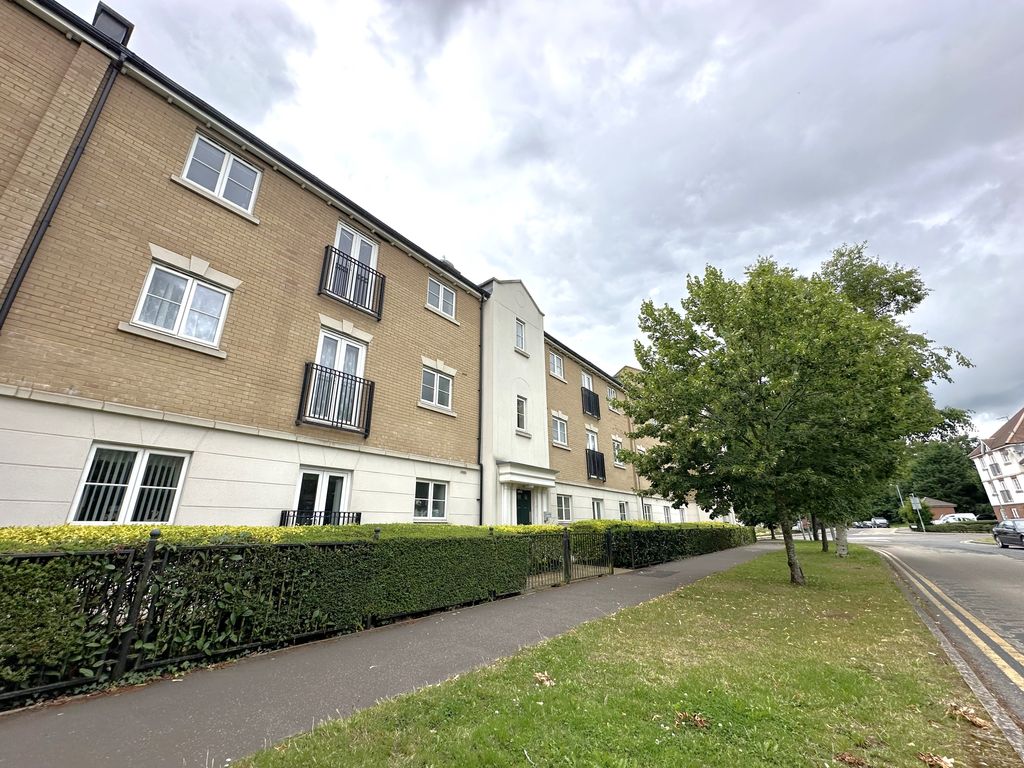 2 bed flat for sale in Tufnell Way, Colchester CO4, £195,000 - Zoopla