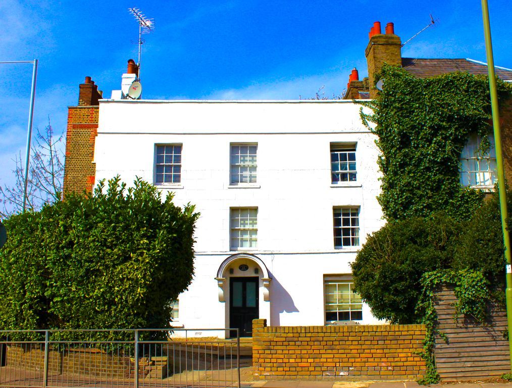 Studio to rent in The Burroughs, London NW4, £975 pcm - Zoopla
