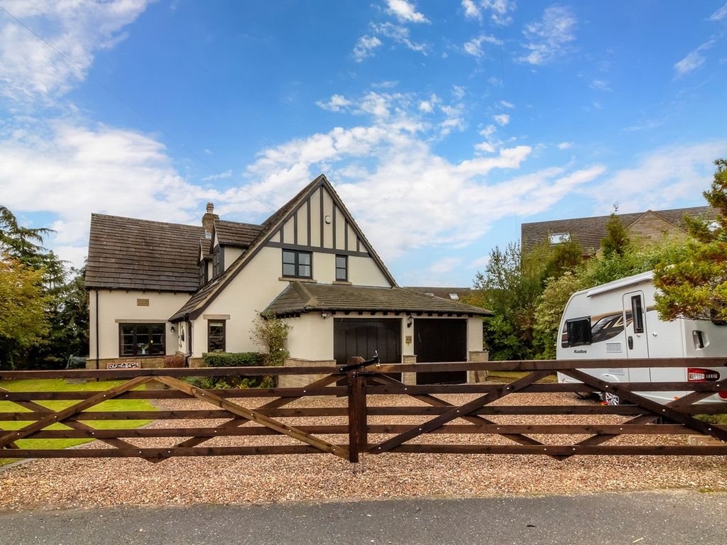 4 bed detached house for sale in Huddersfield Road, Ingbirchworth ...