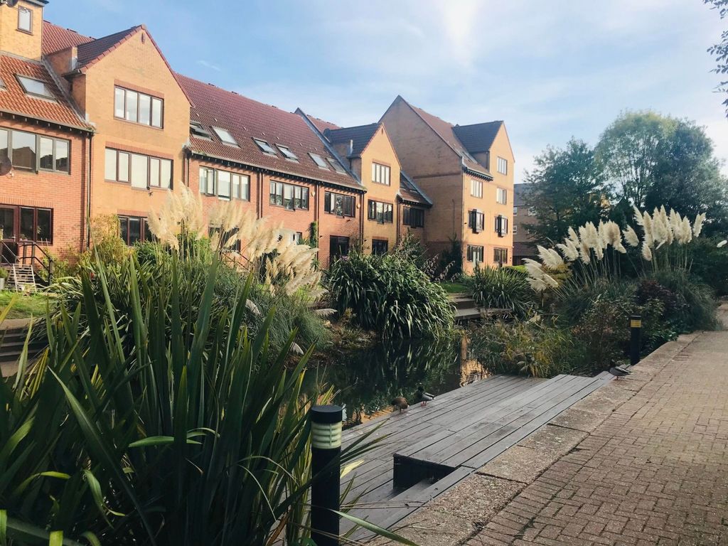 5 bed town house to rent in Leerdam Drive, Mudchute/Isle Of Dogs E14 ...