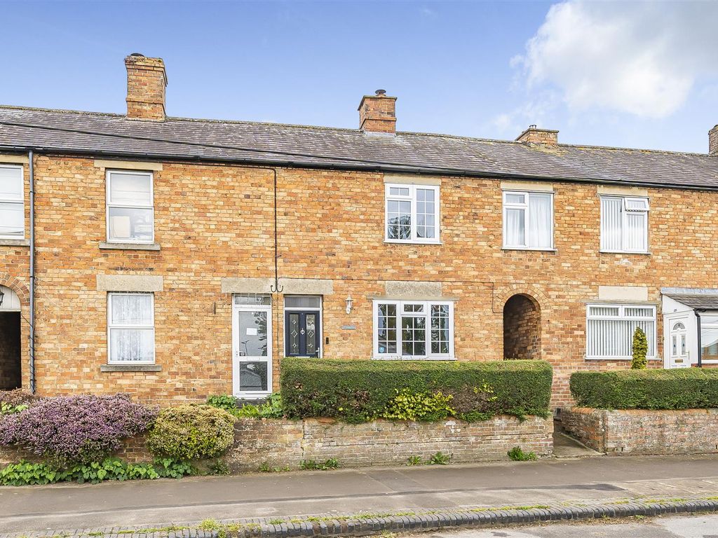 2 bed terraced house for sale in London Road, Chippenham SN15, £260,000 ...