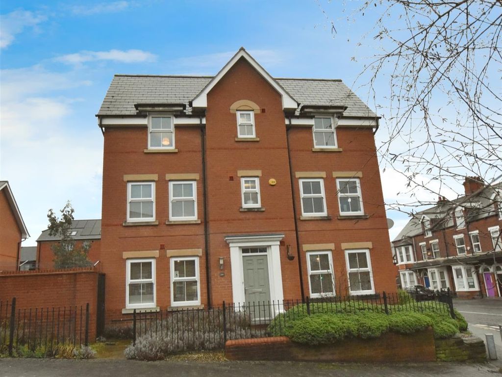 4 bed town house for sale in Spire Heights, Chesterfield S40, £265,000 ...