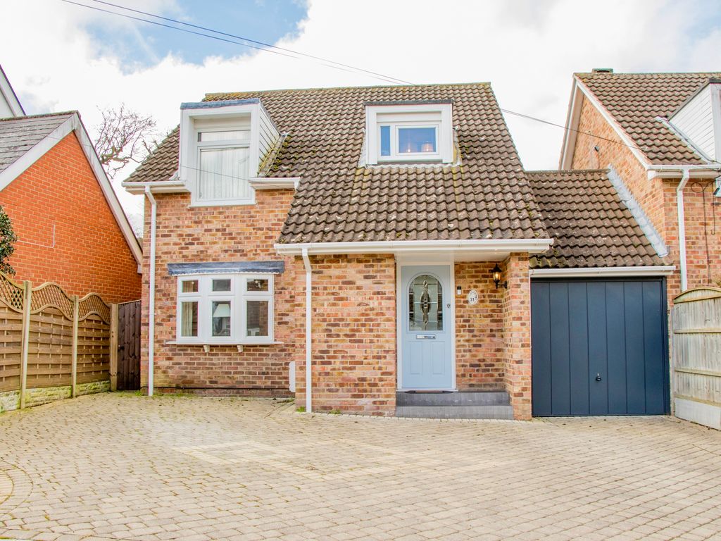 4 Bed Link Detached House For Sale In Cedar Road Brentwood Essex Cm13