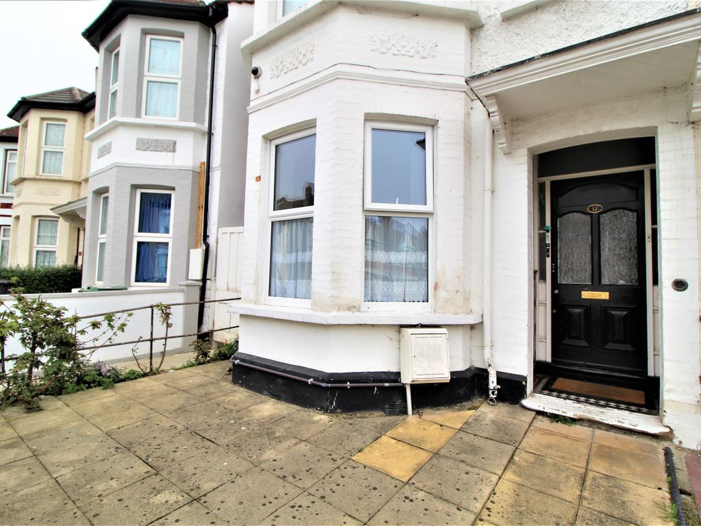 2 bed flat for sale in Broughton Road, Thornton Heath CR7 - Zoopla