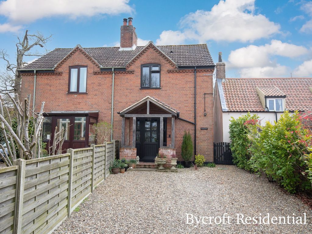 2 bed cottage for sale in Thrigby Road, Filby, Great Yarmouth NR29 - Zoopla