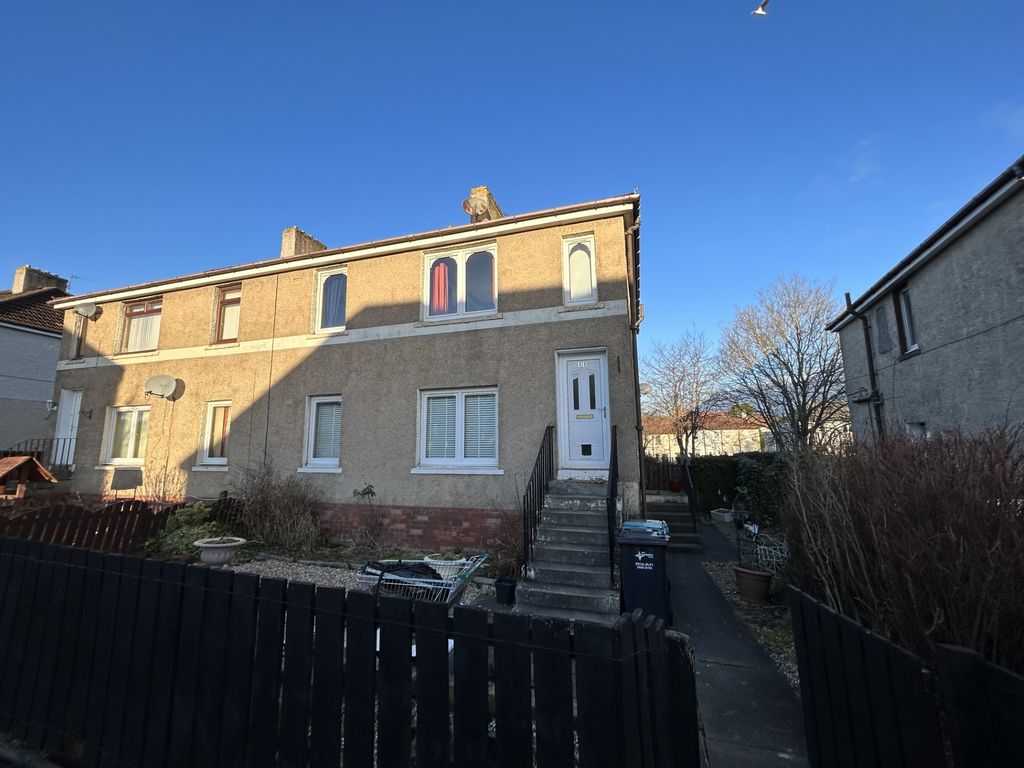 2 bed flat to rent in Beechwood Crescent, Wishaw ML2, £550 pcm - Zoopla