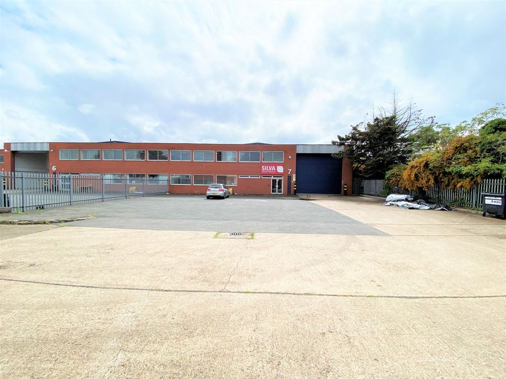 Industrial to let in Unit 7, Skyport Trade Park, Skyport Drive ...
