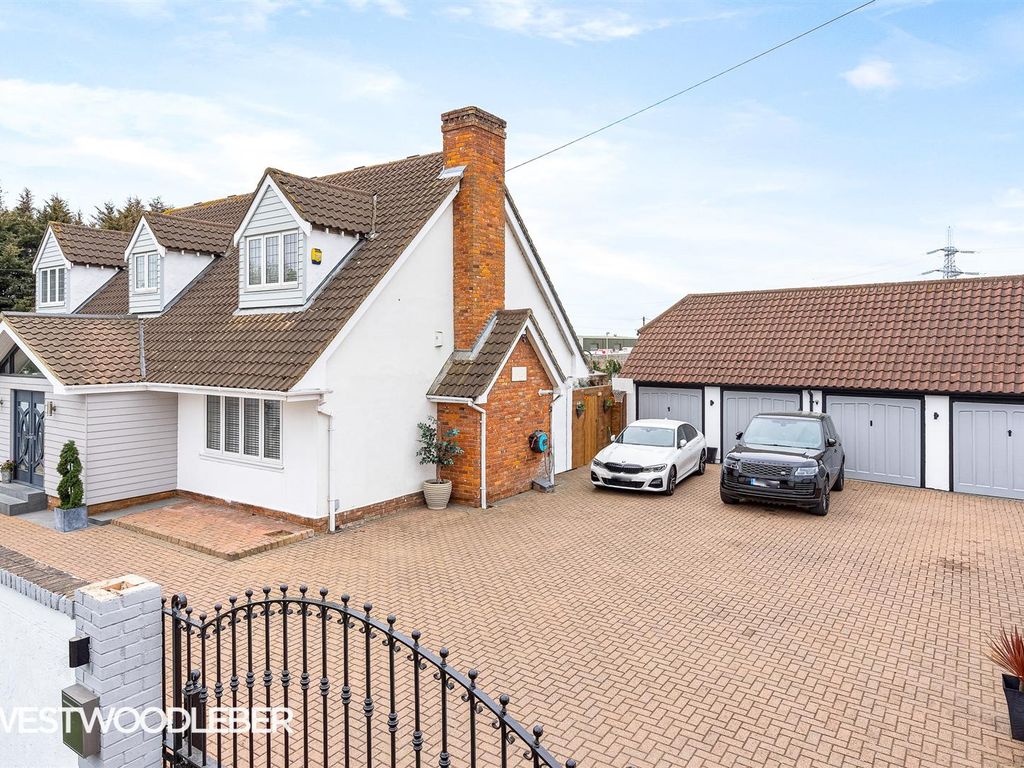 4 bed detached house for sale in Sedge Green, Nazeing, Waltham Abbey ...