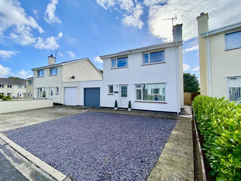 3 bed detached house for sale in Lon Llan, Edern, Pwllheli LL53 - Zoopla